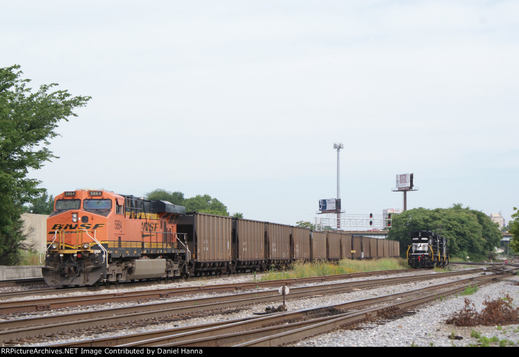 BNSF 5864